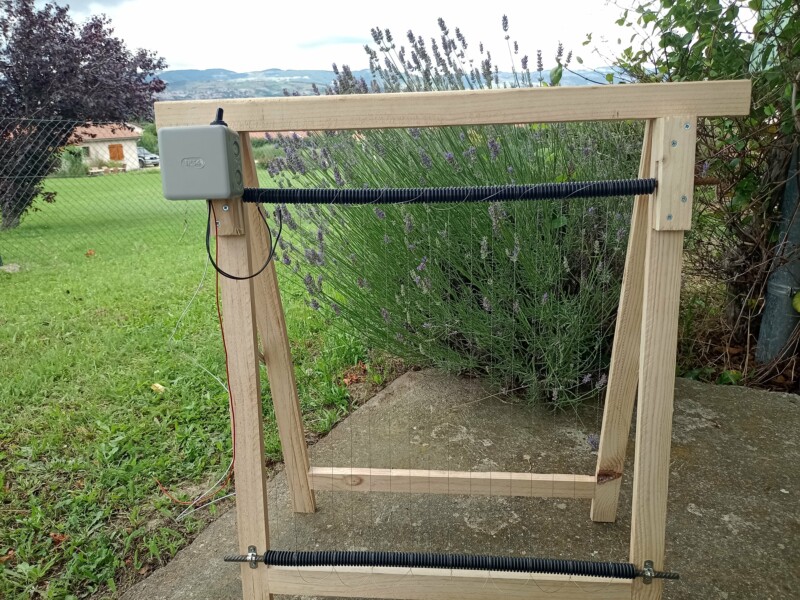 Plan harpe électrique contre le frelon asiatique